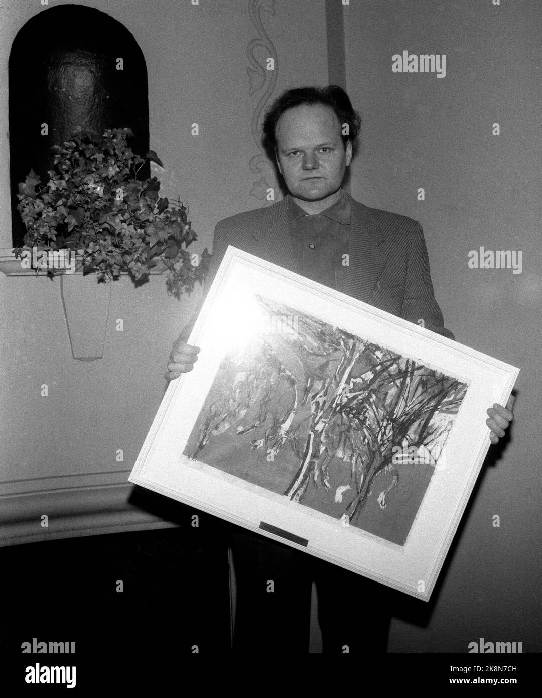 Oslo 19581211. Awards in the press club. The lyricist Harald Sverdrup ...