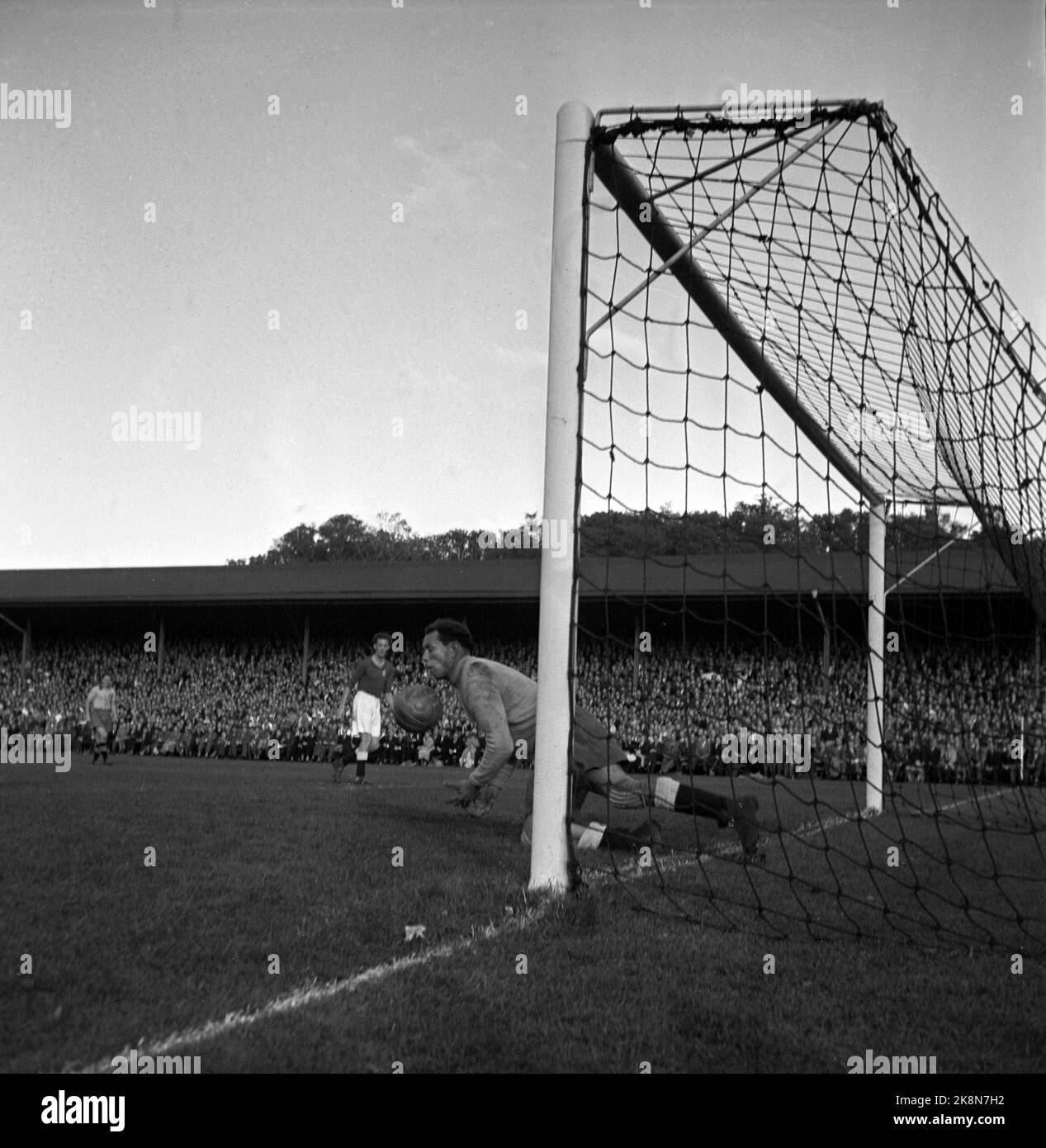 Svensson ntb ntb soccer action keepers hi-res stock photography and ...