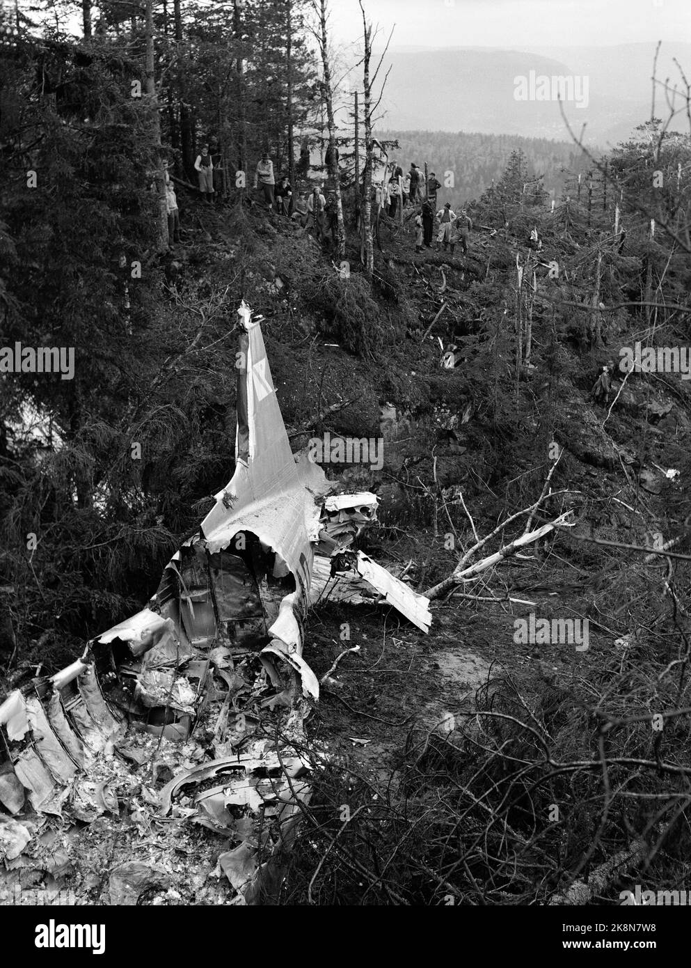 Drangedal 19520505 11 people died when one of Fred Olsen's Dakota ...