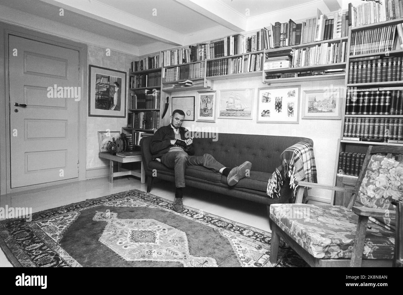 Grimstad October 1968 Author, cartoonist and Kåsør Odd Børretzen have ...