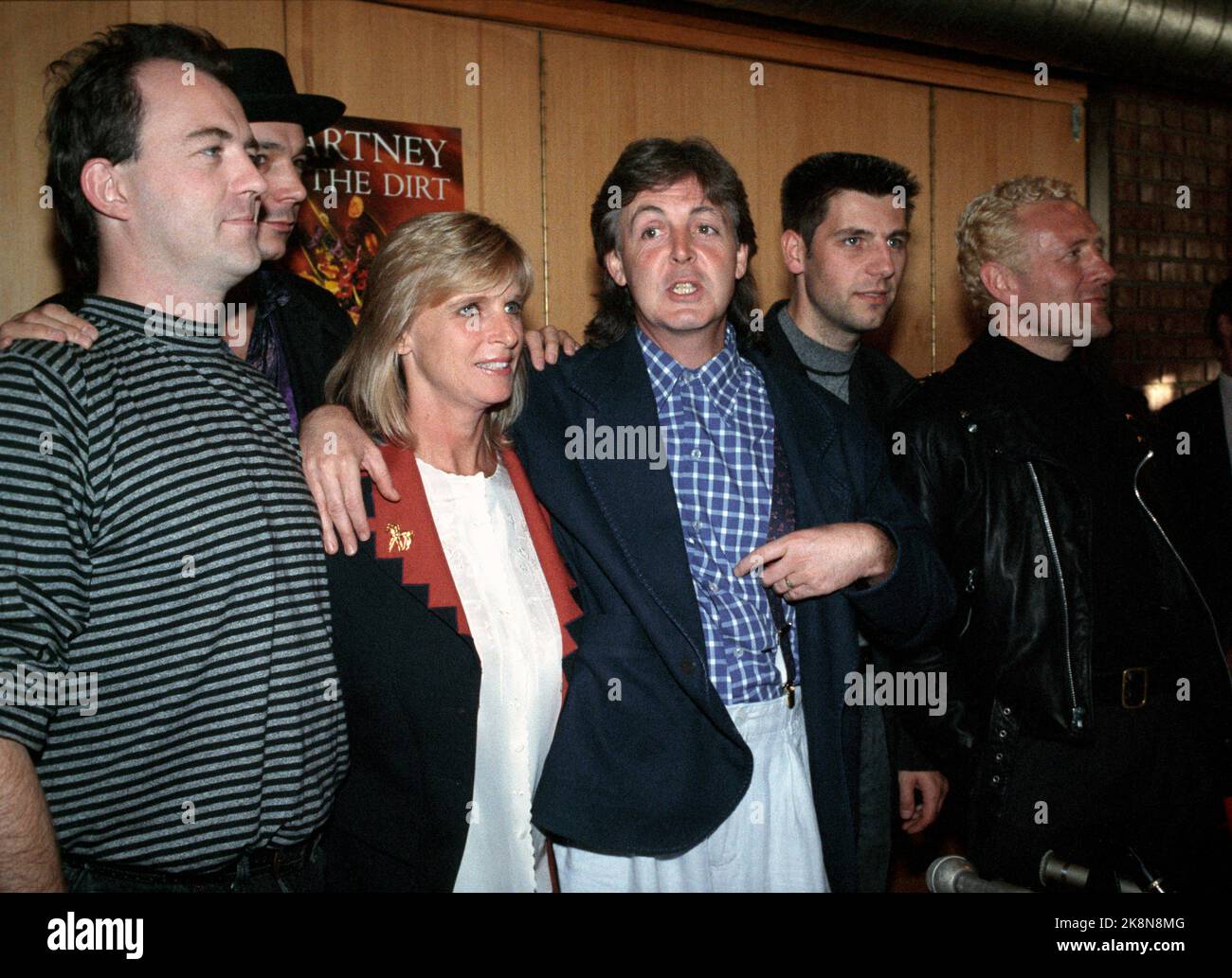 Drammen 19890926. Paul McCartney and his wife Linda during the press ...