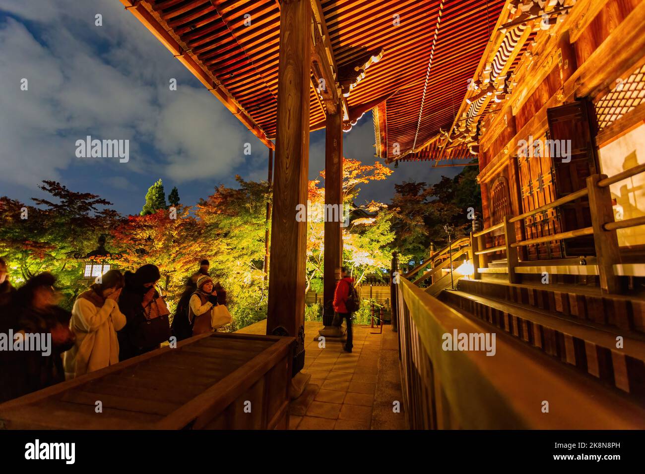 Kyoto, NOV 15 2013 - Night fall landscape in the Zenrin-ji Temple Stock ...