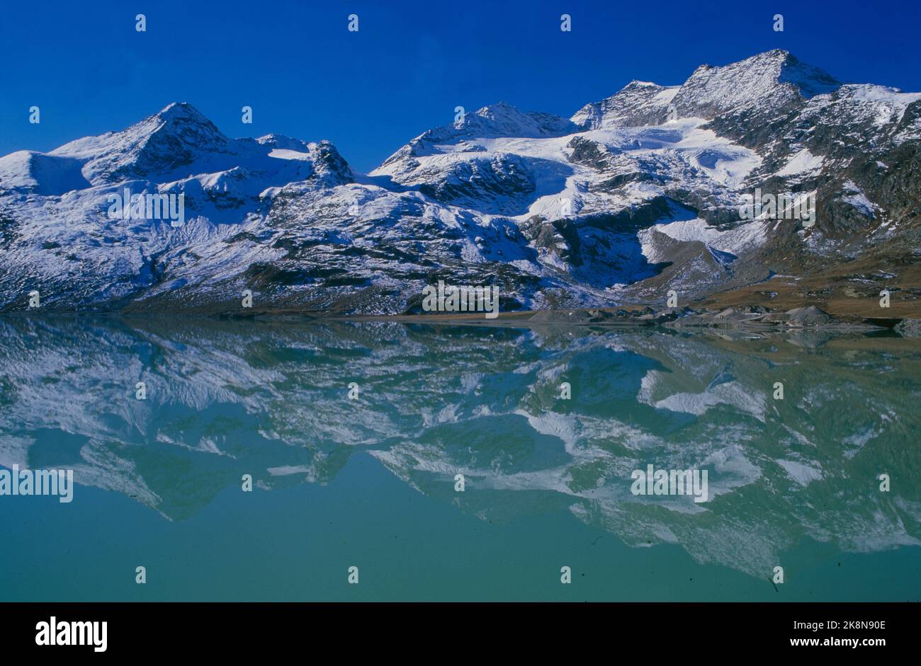 Der Lago Bianco Gletschersse am Bernina Hospitz | Lake Bianco at ...