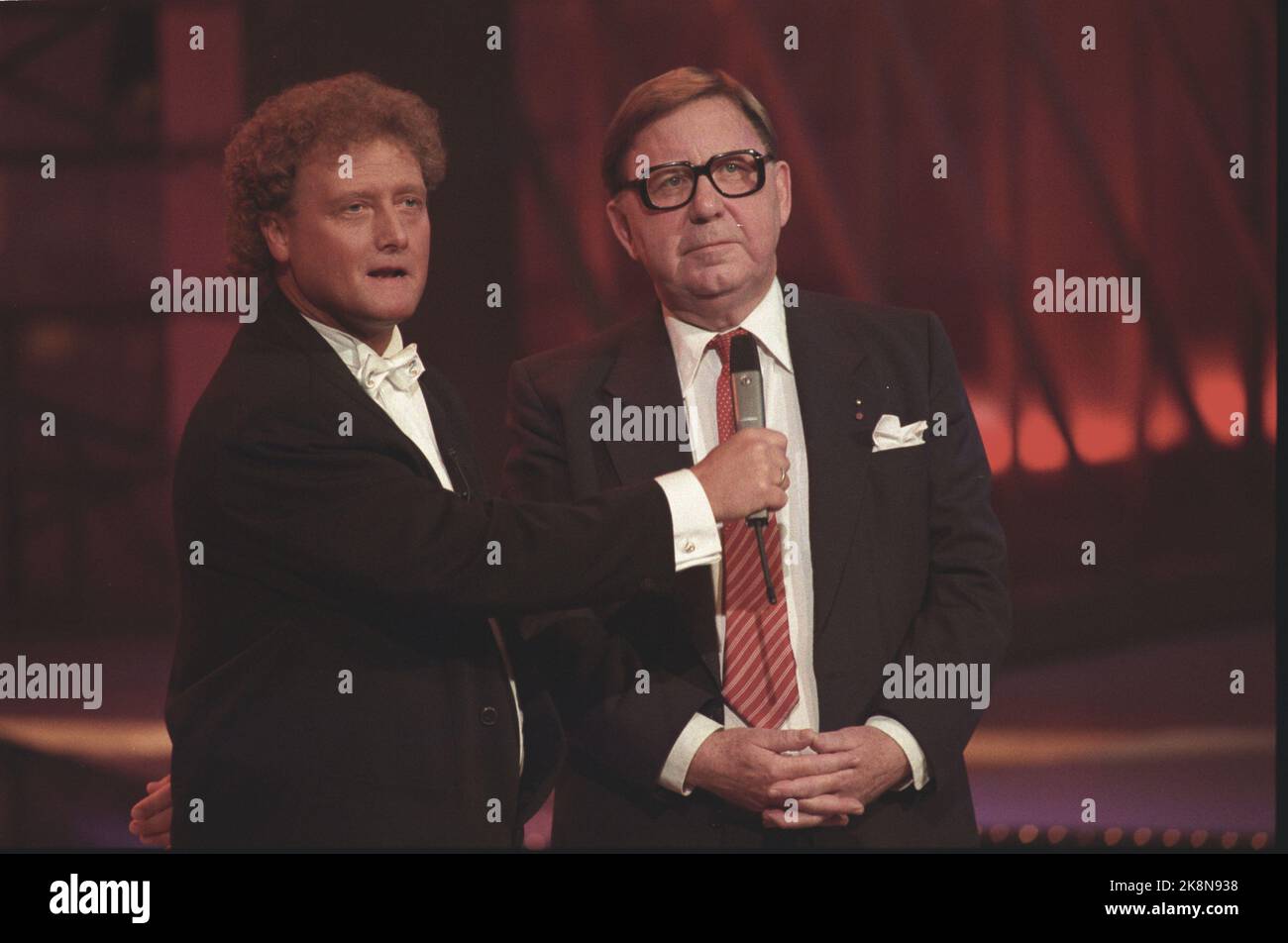 Grieghallen in bergen 06 09 1992 the opening of tv 2 here hi-res stock ...