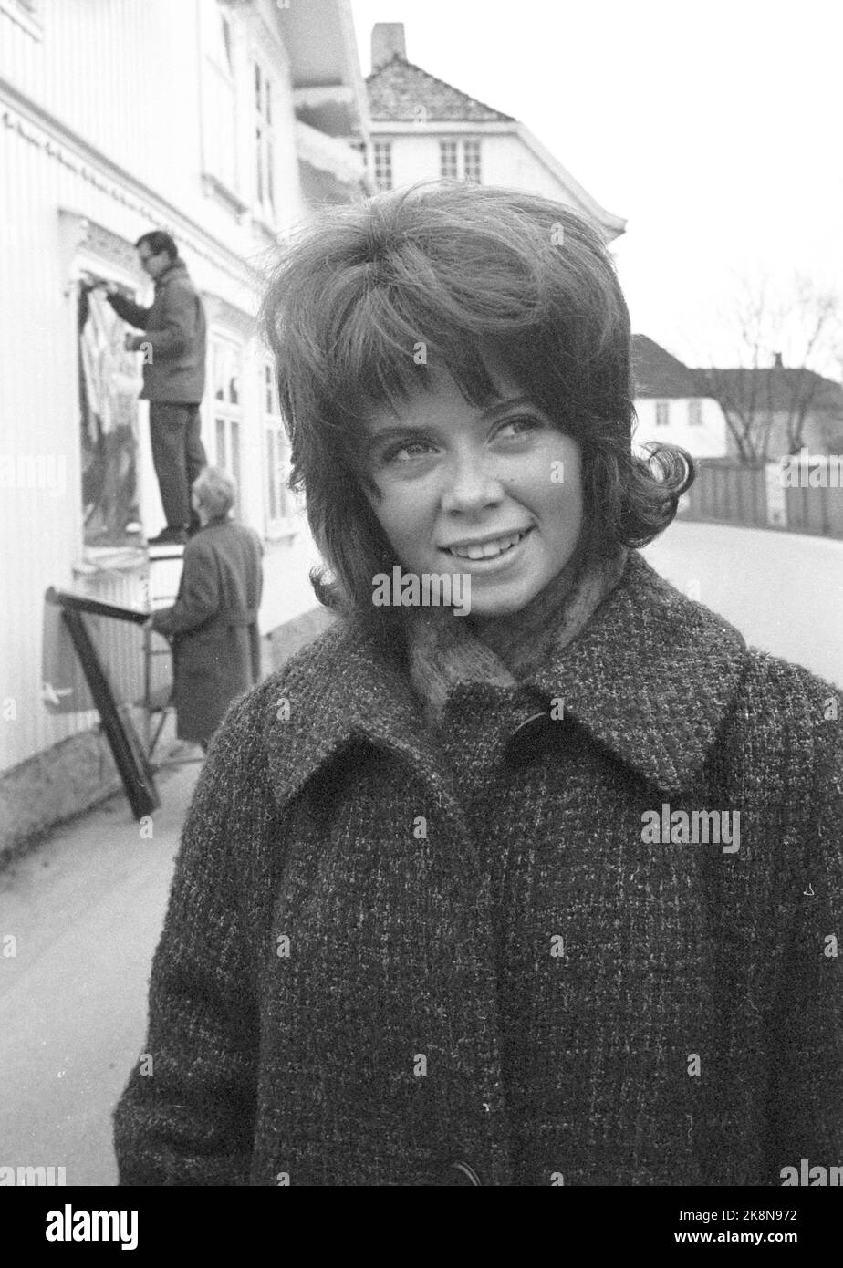 Sverre a borretzen movies alone portrait hi-res stock photography and ...