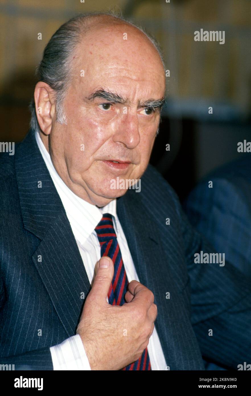 Oslo 19880427. Prime Minister of Greece Andreas Papandreou visits ...