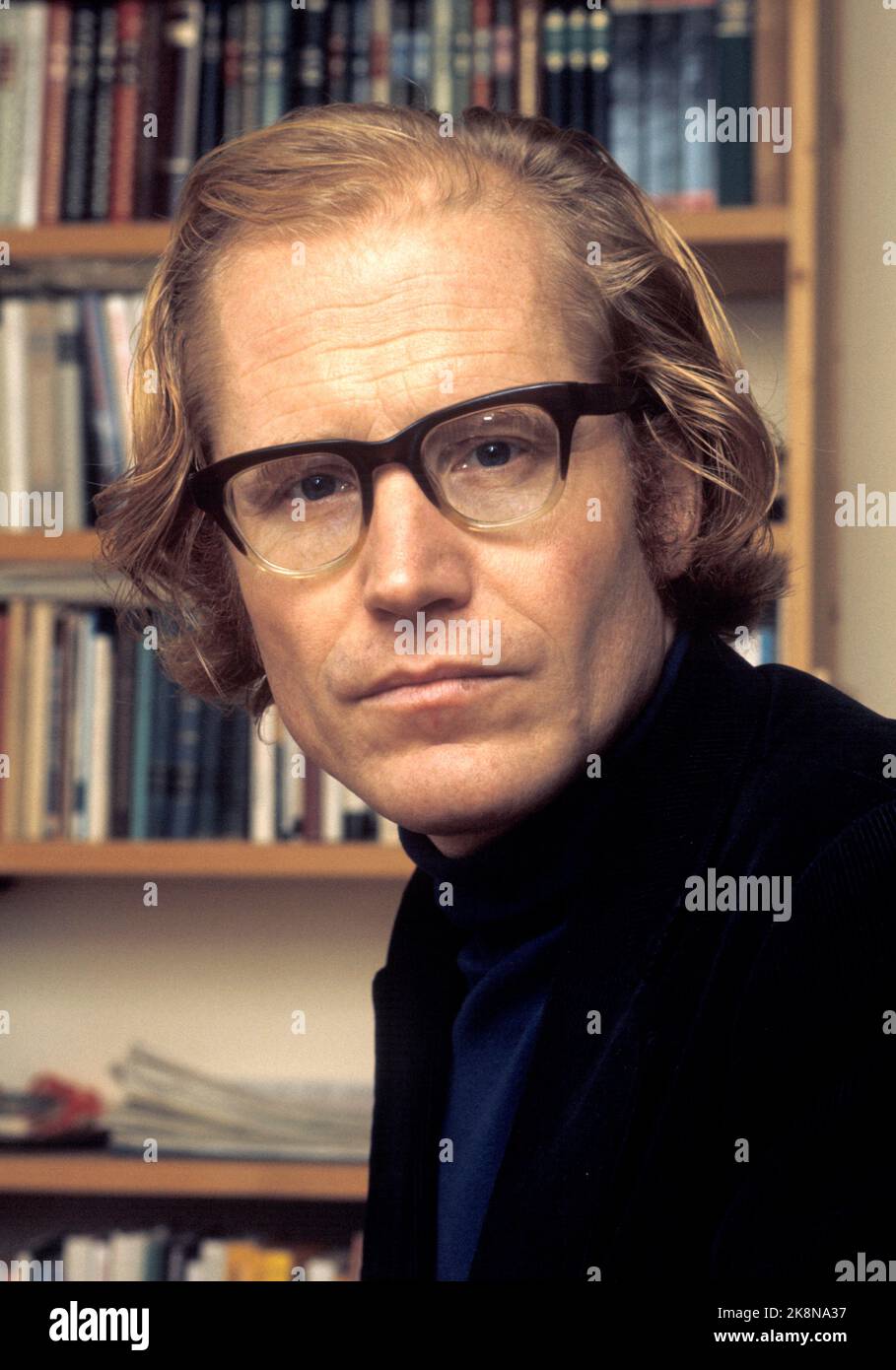 Oslo November 1976. Author Stein Mehren. Photo: Henrik Laurvik / NTB ...