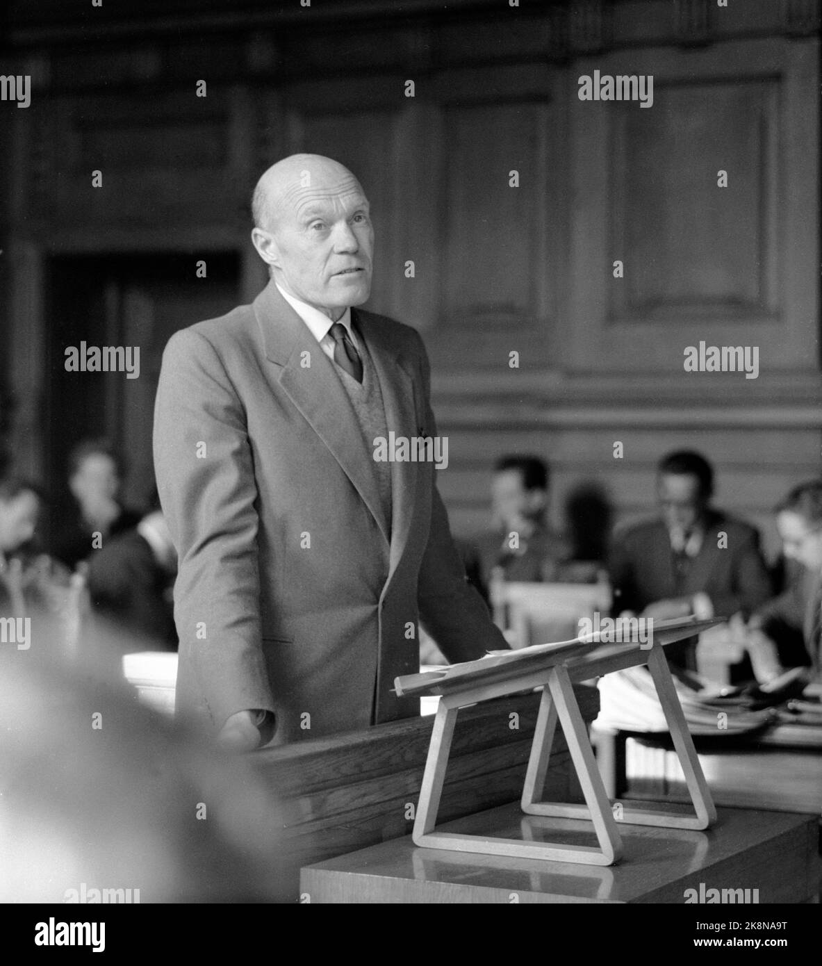 Courtroom witness box hi-res stock photography and images - Alamy