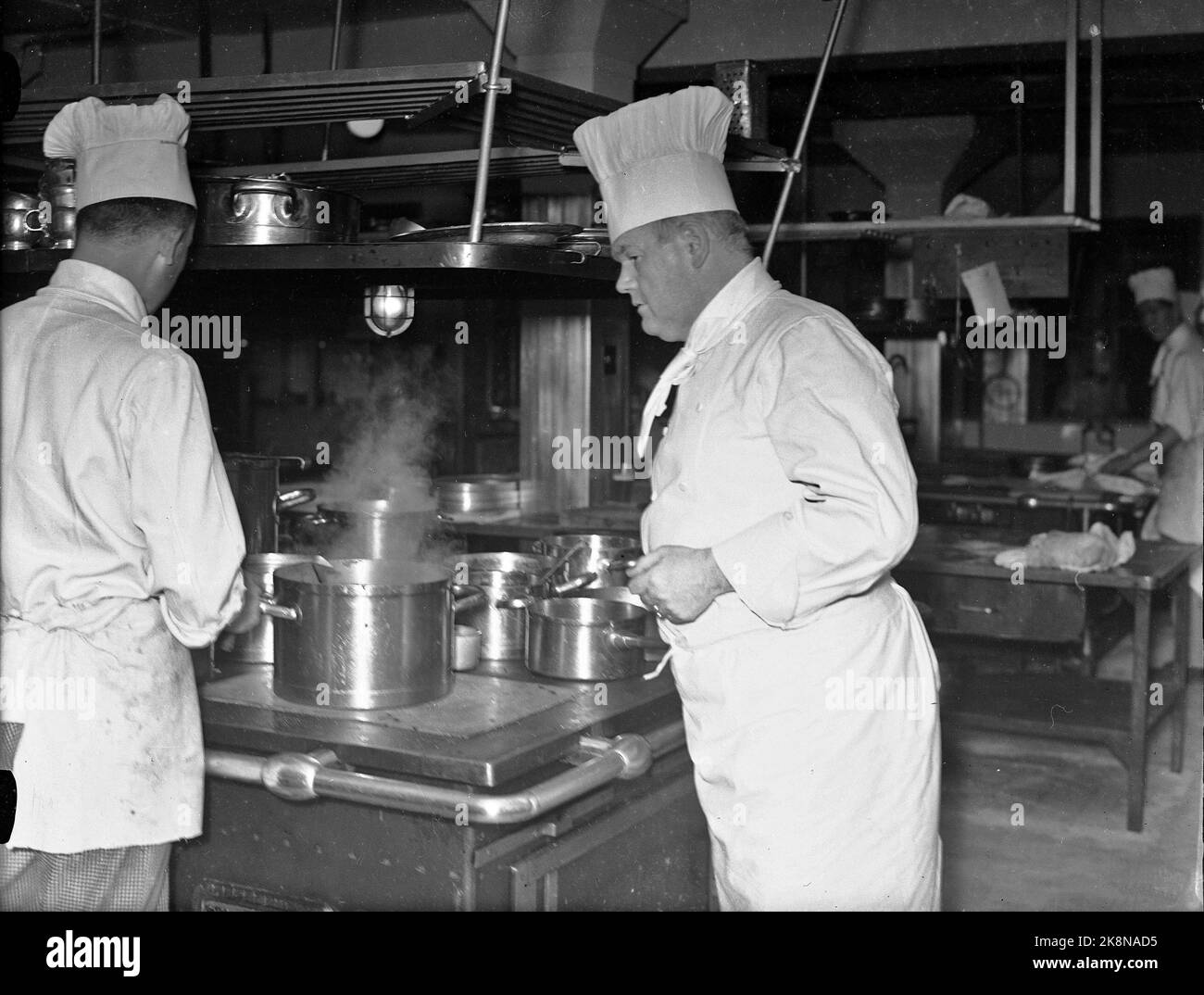 Oslo 19430415 Chef Louis Härter at the Grand Hotel at work in the ...
