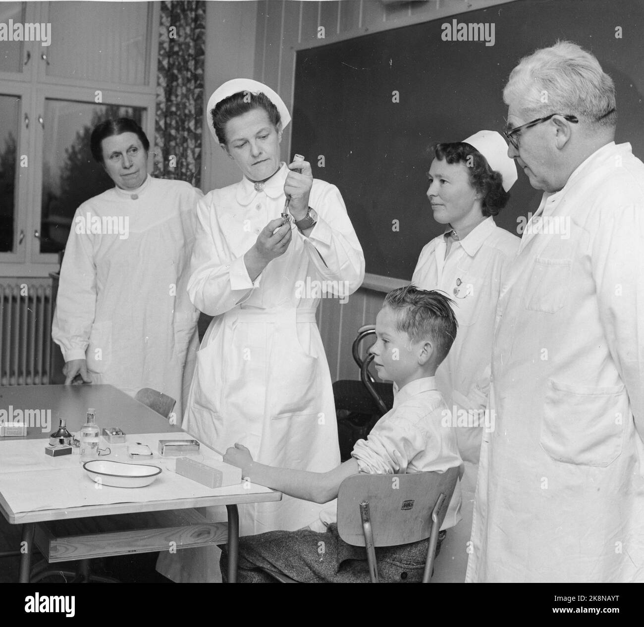 Nes at Romerike, 19561016: The first vaccination against poliomylitis ...