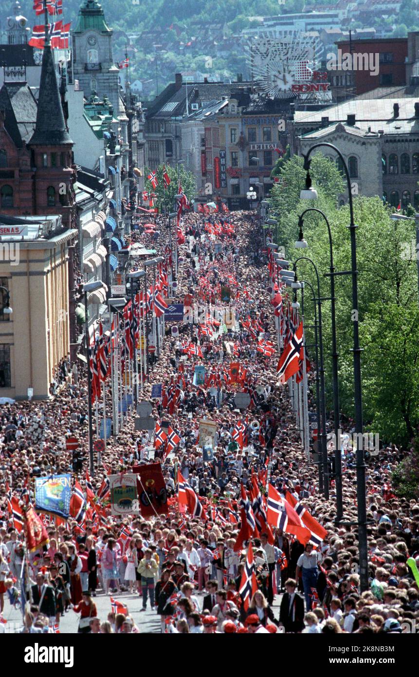 Jorn moen ntb ntb overview national days children crowd flag hi-res ...