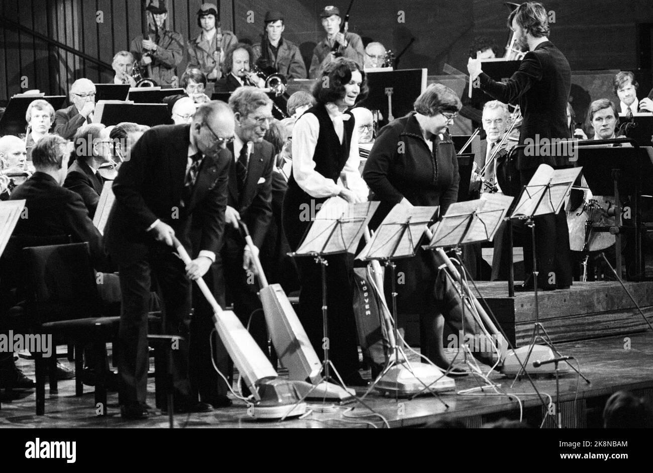 1979 concert audience hi-res stock photography and images - Alamy