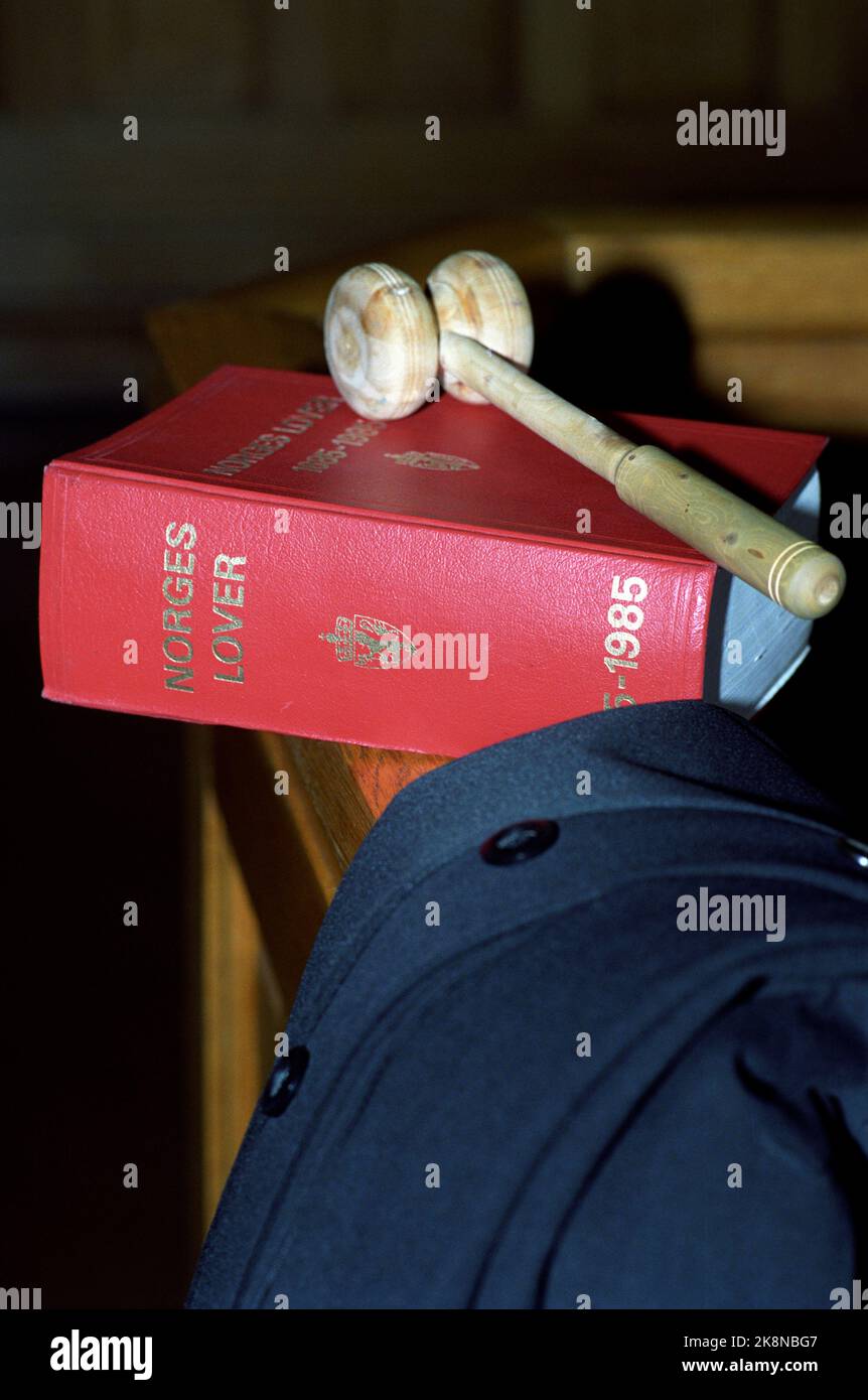 Judge club and robe photo hi-res stock photography and images - Alamy