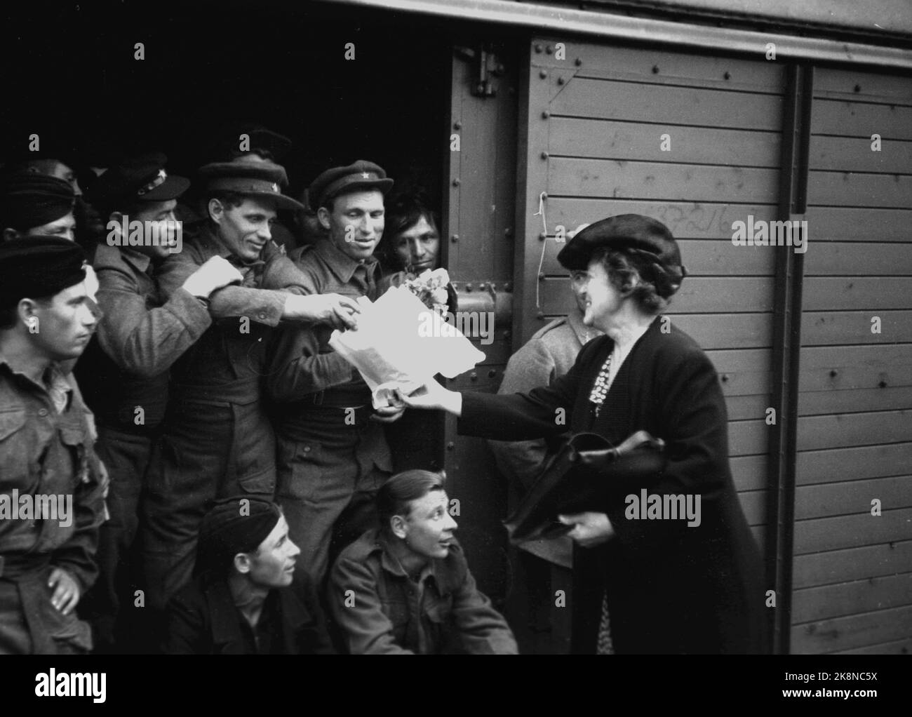 Woman prisoner 1945 hi-res stock photography and images - Alamy
