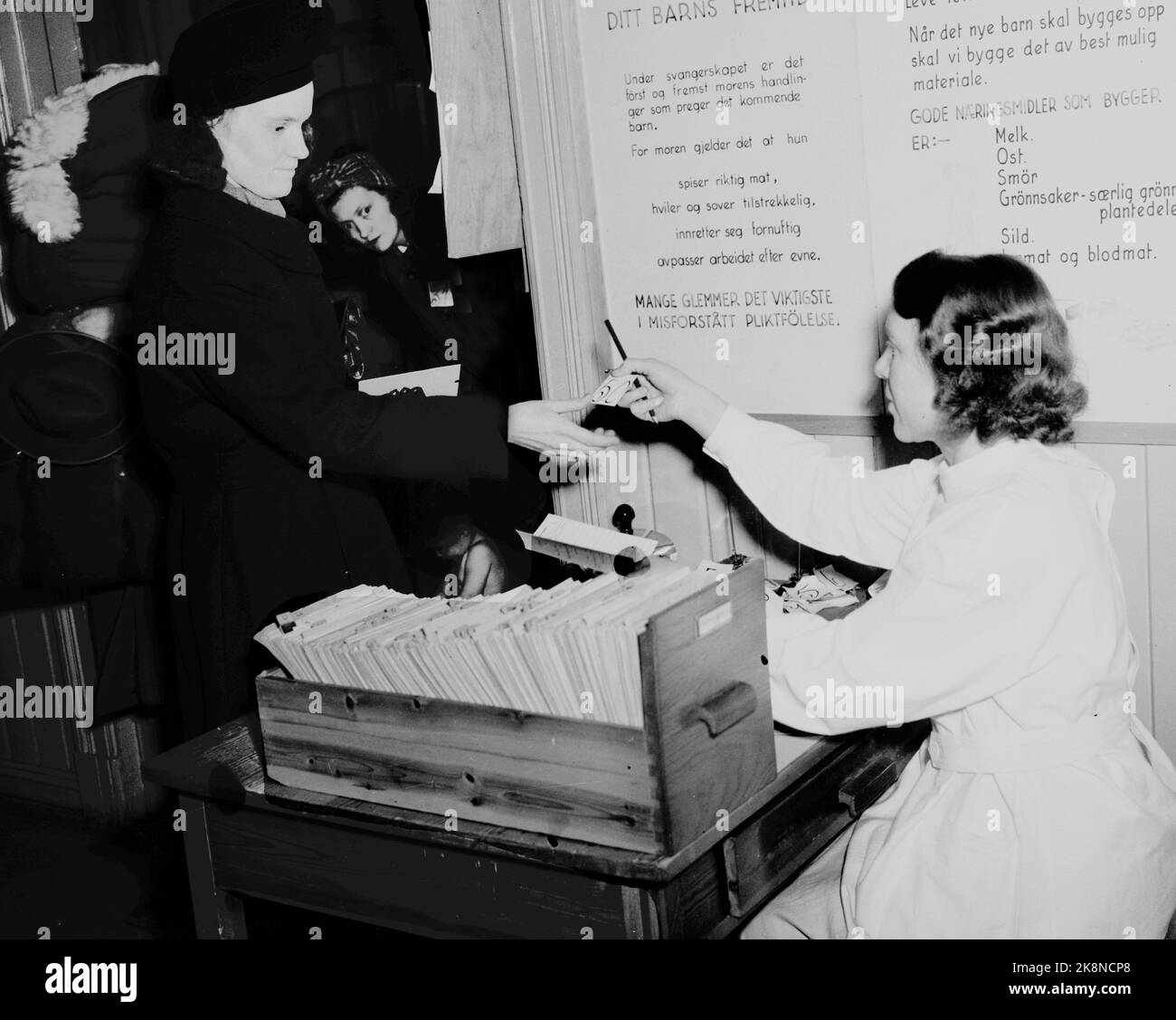 Right tag Black and White Stock Photos & Images - Alamy