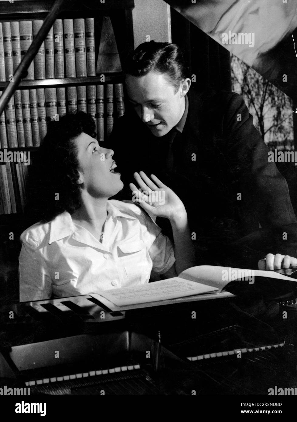 194805 Ski jumper Thorleif Schjelderup and singer Anne Brown are ...