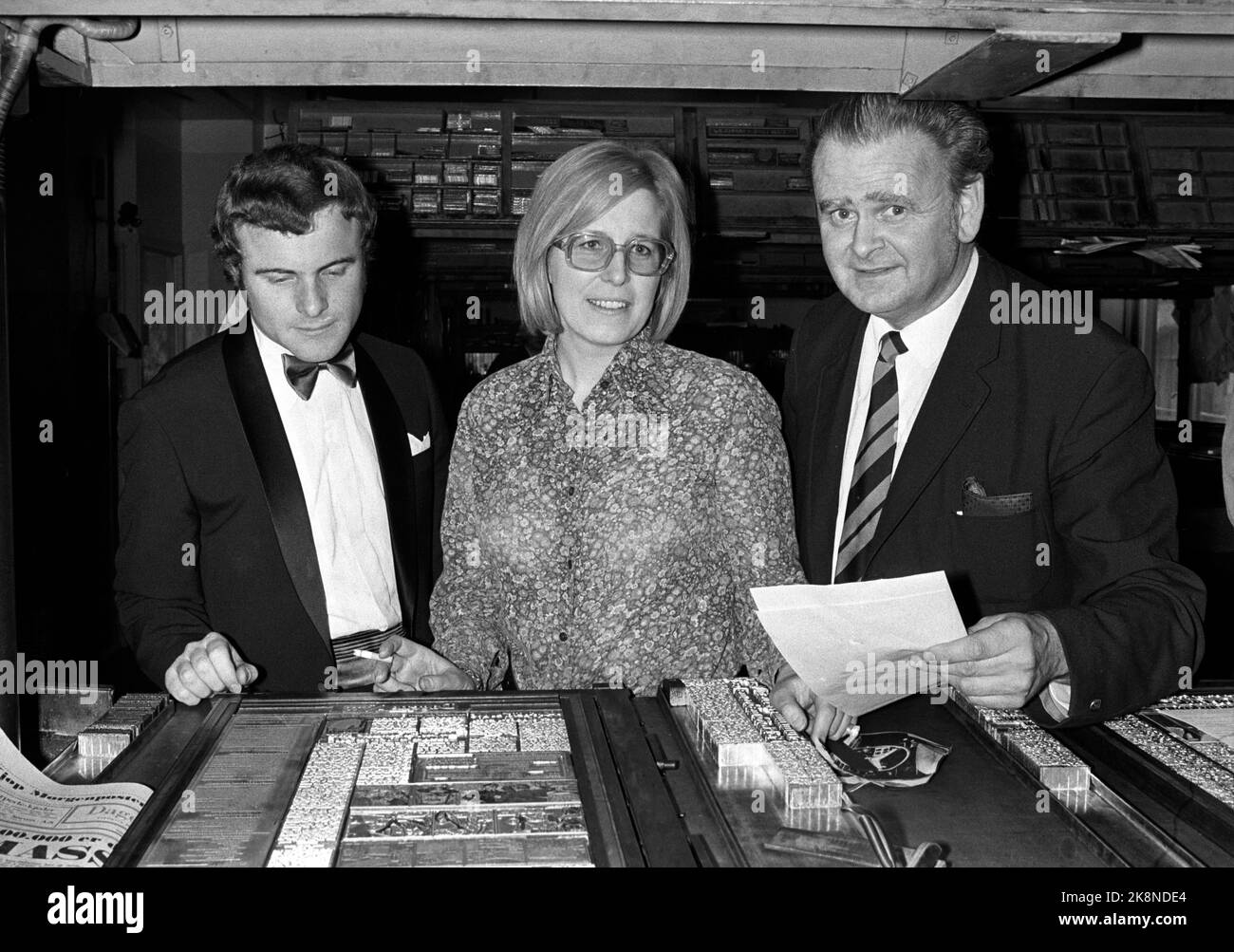 Oslo 19710330 The newspaper Morgenposten goes in. Here editor Leif ...