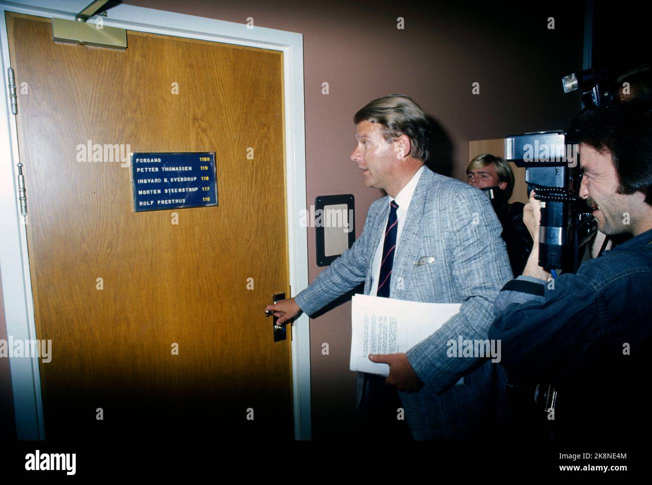 Carl hagen on the door of parliamentary group photo hi-res stock ...