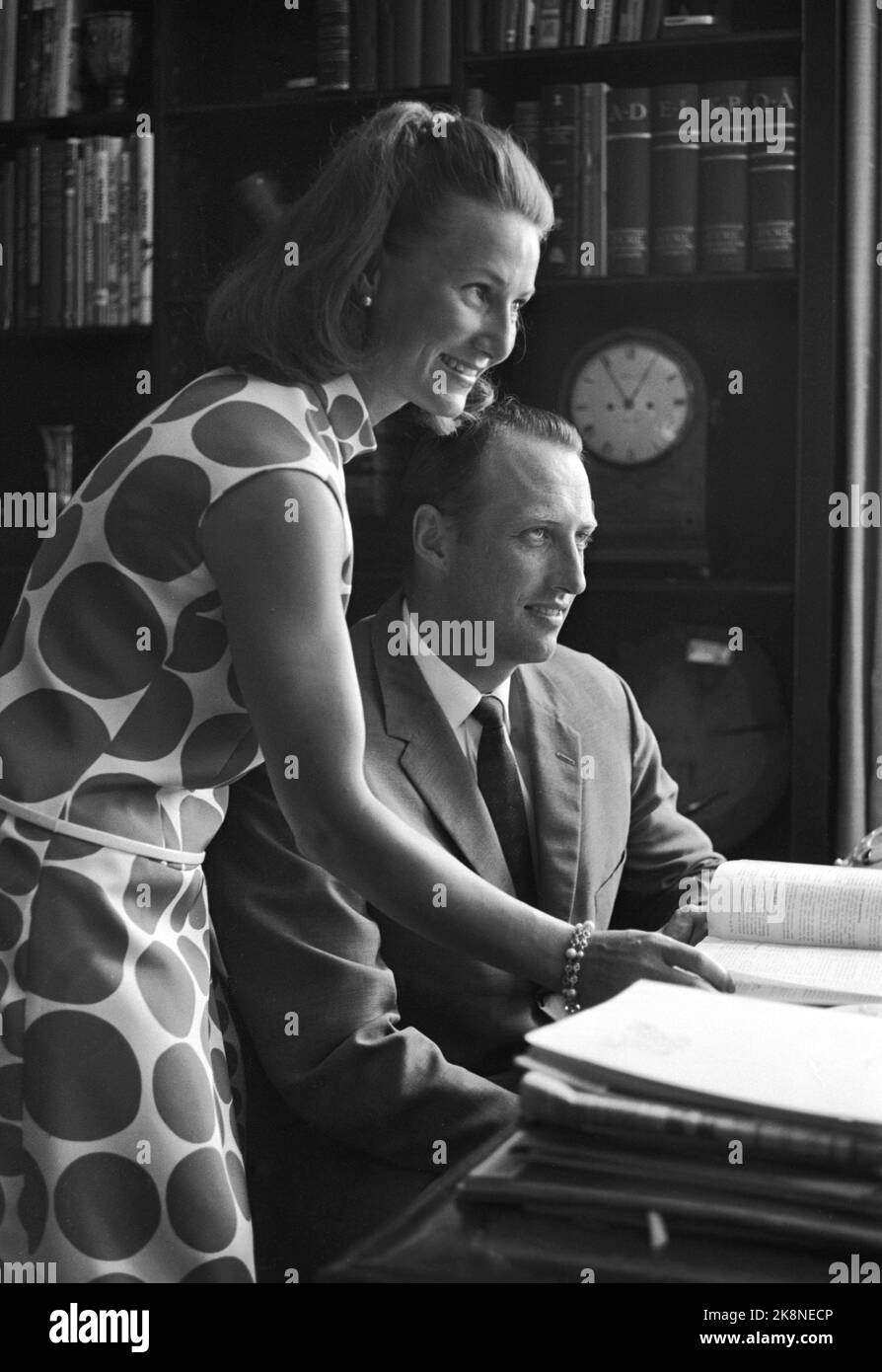 The current crown prince Black and White Stock Photos & Images - Alamy