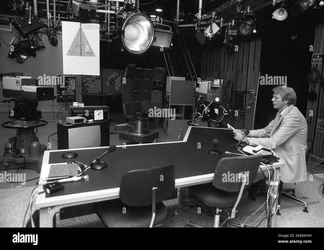 Oslo 1984-07-23: NRK Dagsrevyen Studio,-July 23, 1984. Television ...
