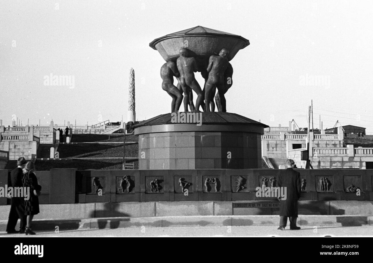 WW2 Oslo 19441228 The fountain in Vigelandsparken, in the background is ...