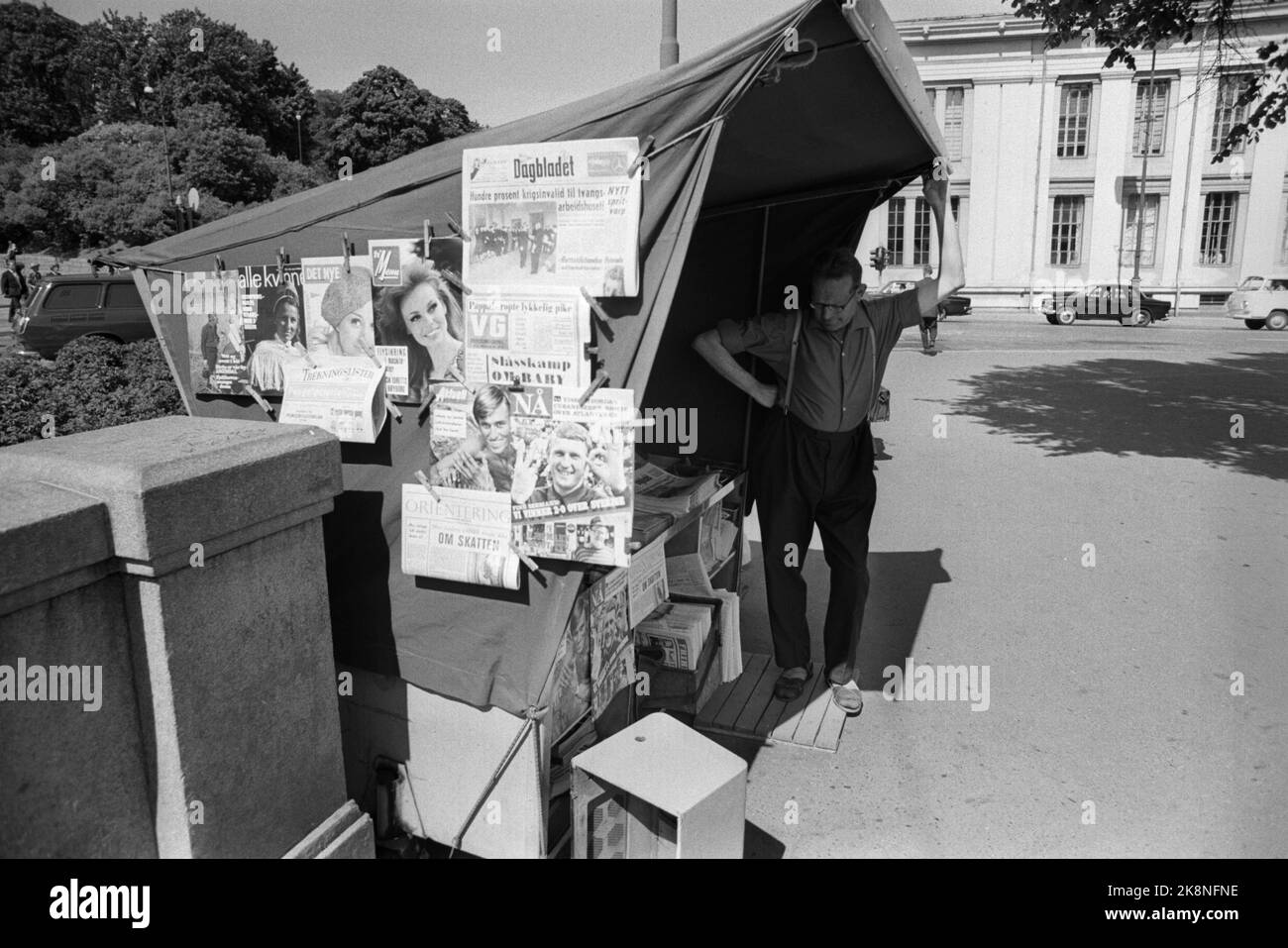 June 28 newspaper Black and White Stock Photos & Images - Alamy