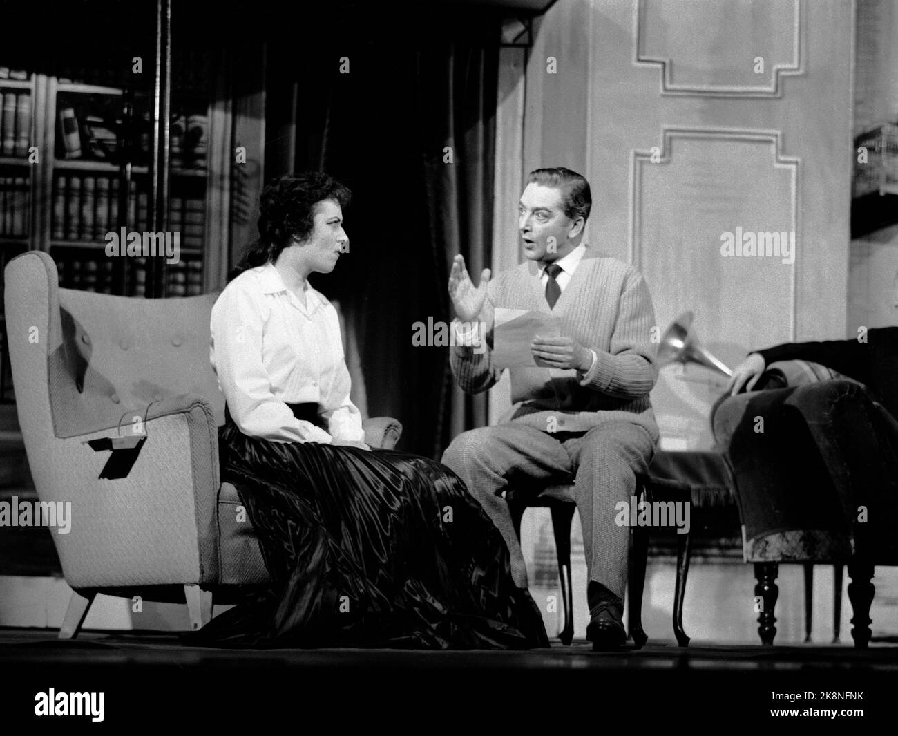 Oslo January 1960 Folketeateret / Oslo New Theater sets up the operette ...