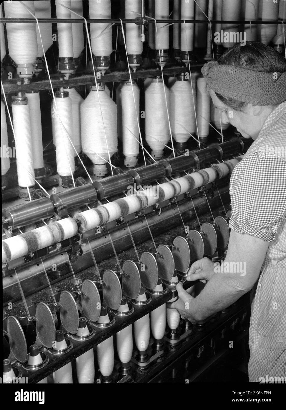 Halden 19501003. Haldens cotton spinning & Væveri, interior from the ...