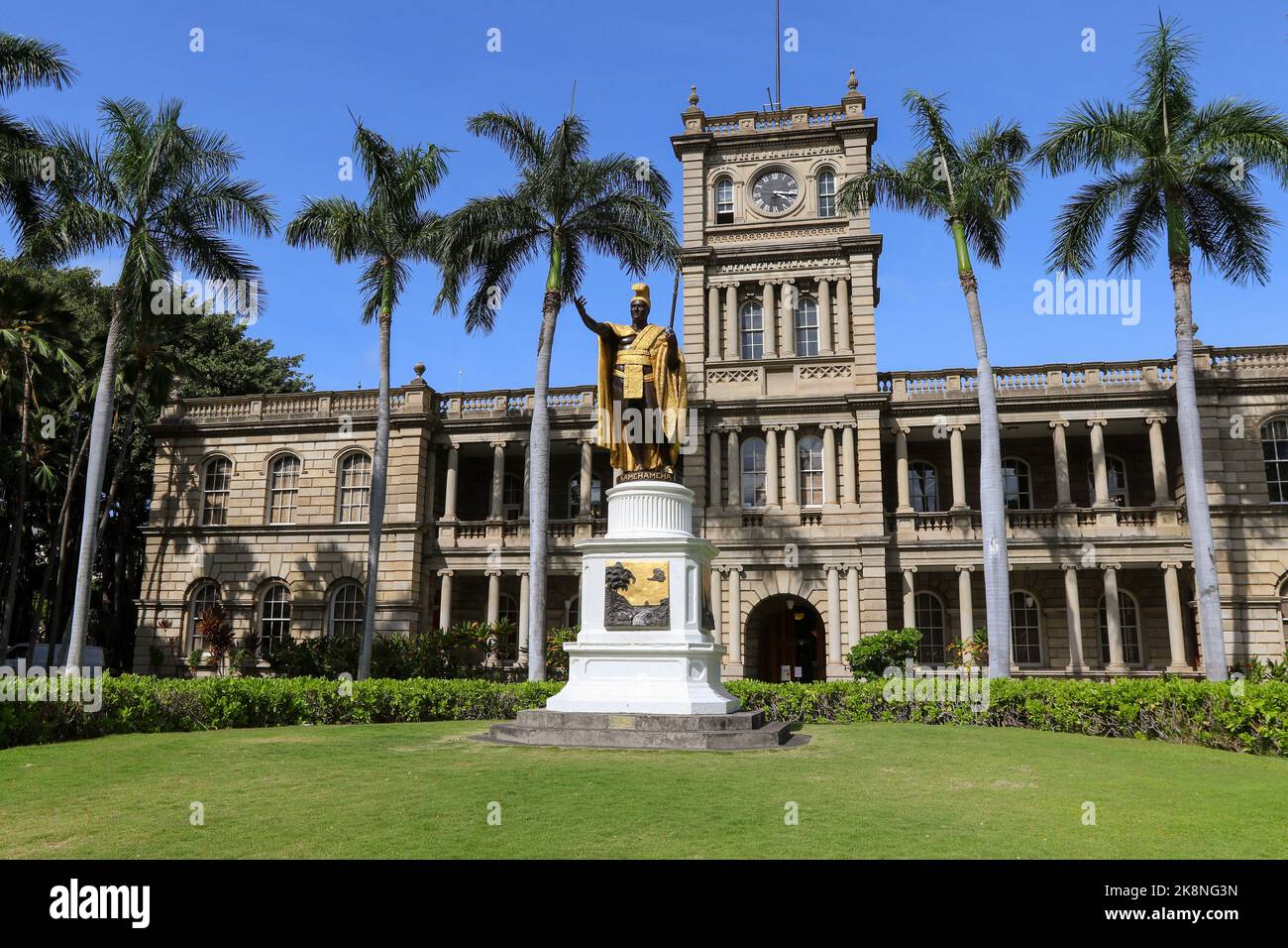 A closeup of King Kamehameha statue in downtown Honolulu, with Iolani ...