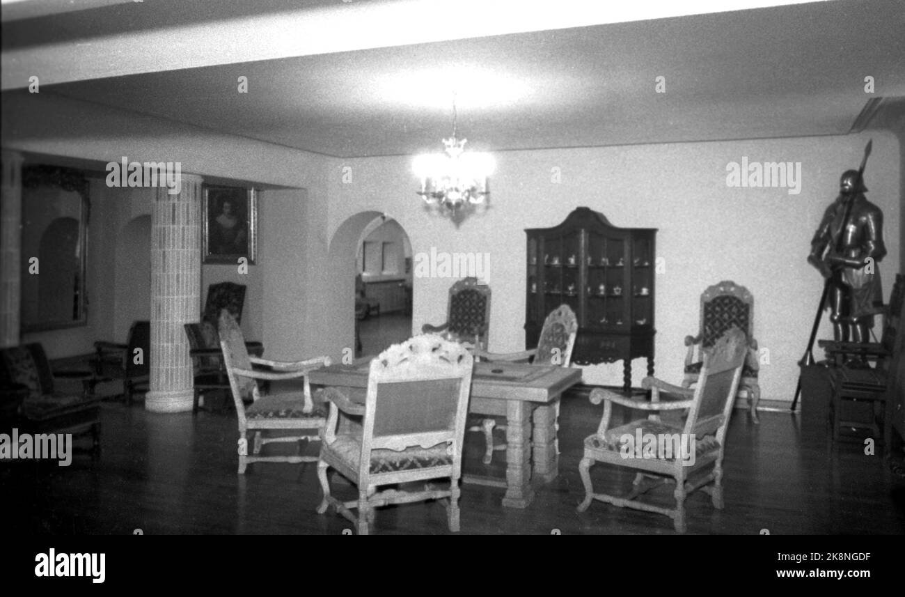 Oslo, Huk on Bygdøy 19450515 Interiors from Vidkun Quisling's residence ...