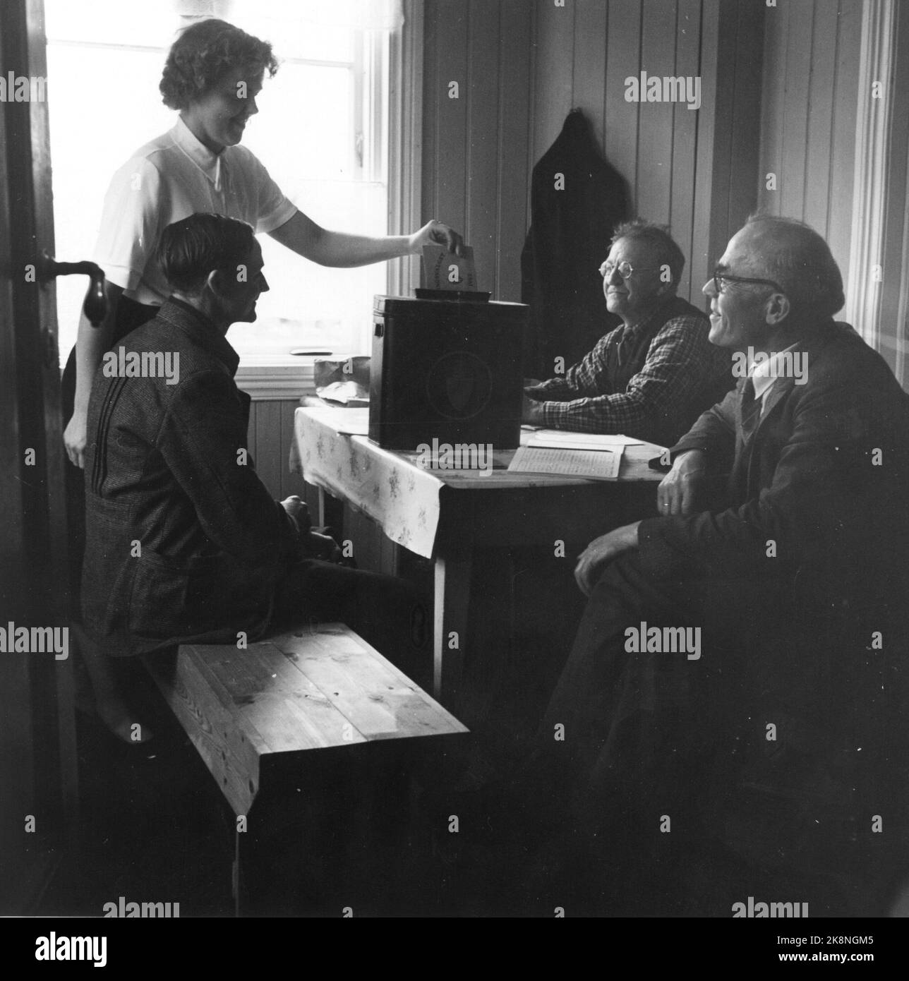 19531012 hi-res stock photography and images - Alamy