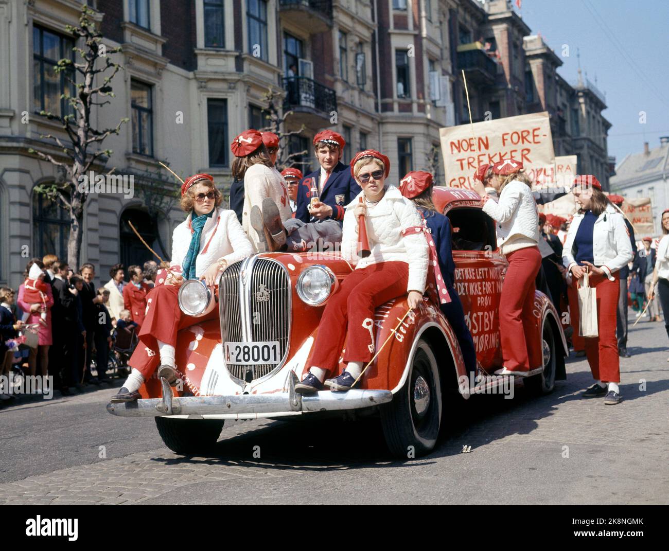 Current ntb national days vintage car cars folk parties russ hi-res ...