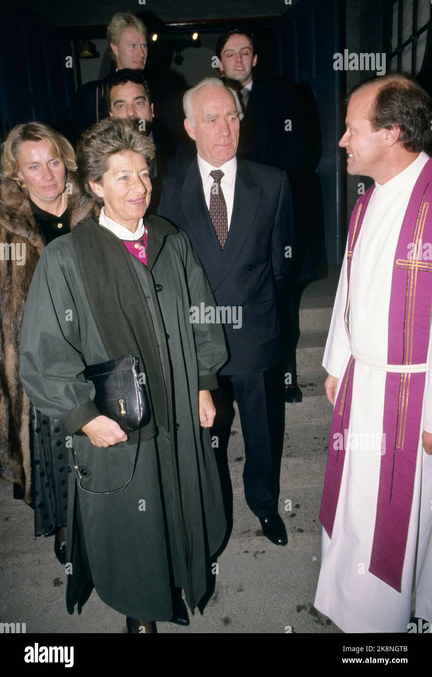 Oslo 19891209: Cathrine Ferner, grandson of King Olav, marries Arild ...