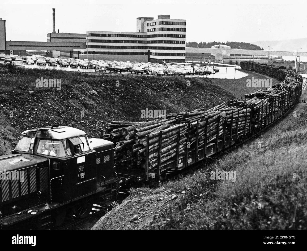 Skogn, Fiborgtangen in Nord Trøndelag, 19801202. Norske Skog's factory ...