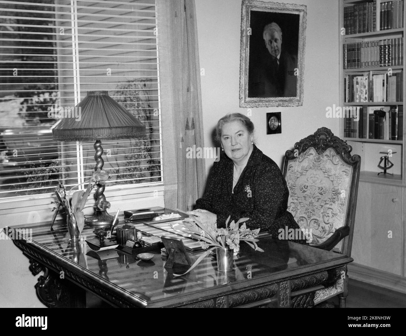 Kirsten flagstad Black and White Stock Photos & Images - Alamy
