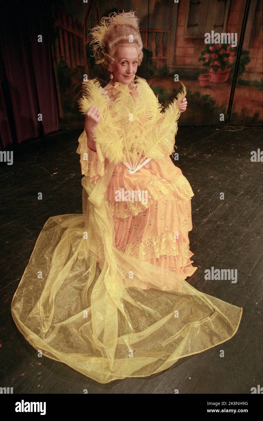 Oslo 19940927: "A Fand's Fruentimmer" at the Victorate Theater. Picture ...