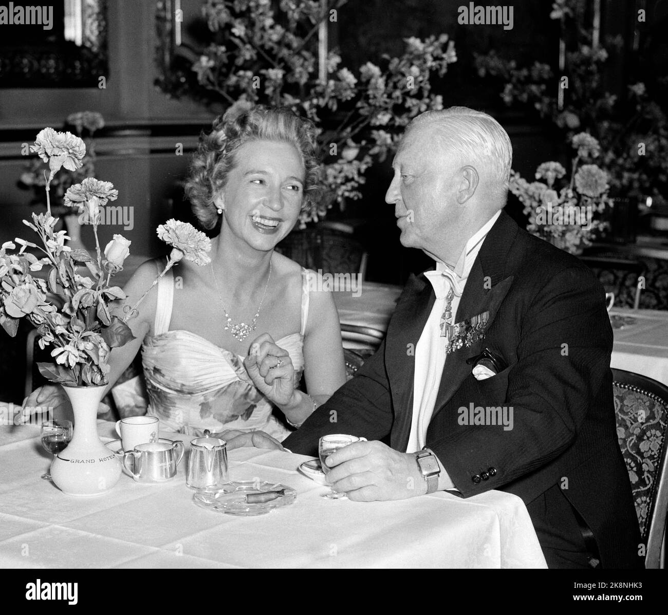 19560528 hi-res stock photography and images - Alamy