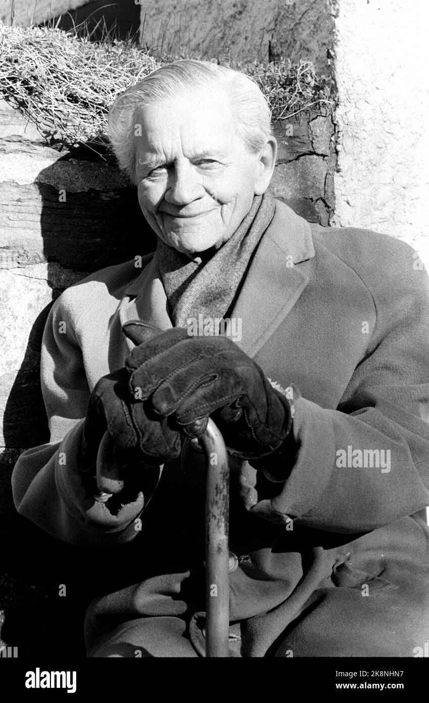 Bergen 19890404. Former bank manager and Right-wing politician Sjur ...
