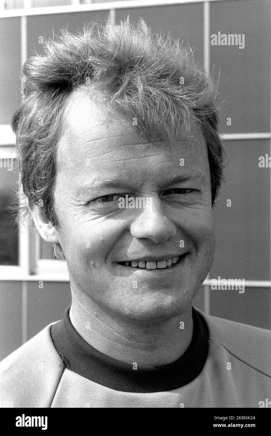 Oslo 19850812 comedian trond kirkvaag smiling portrait photo hi-res ...