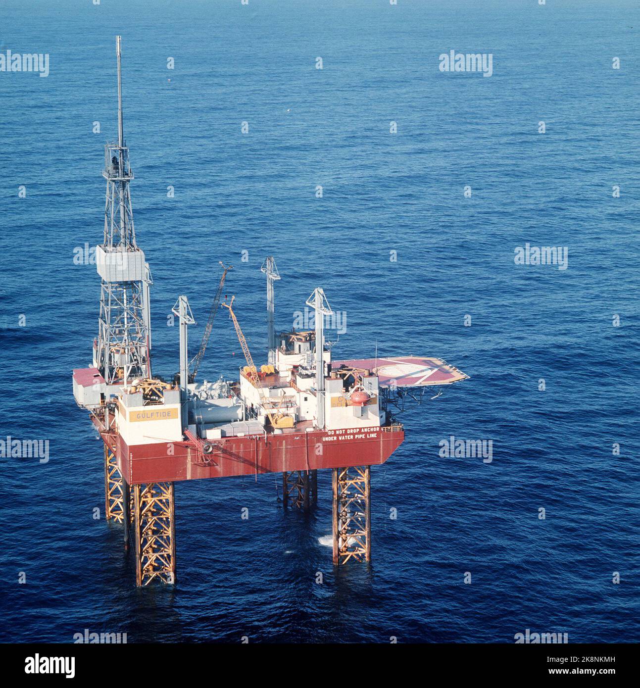 1971 06 oil platform gulftide in the north sea photo hi-res stock ...