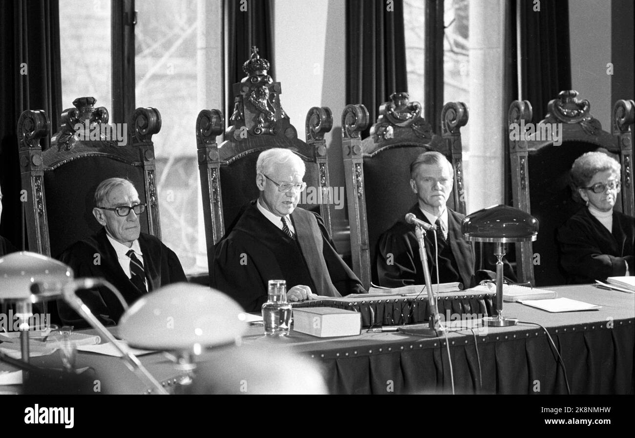 Ntb judges litigation courtroom the courts hi-res stock photography and ...