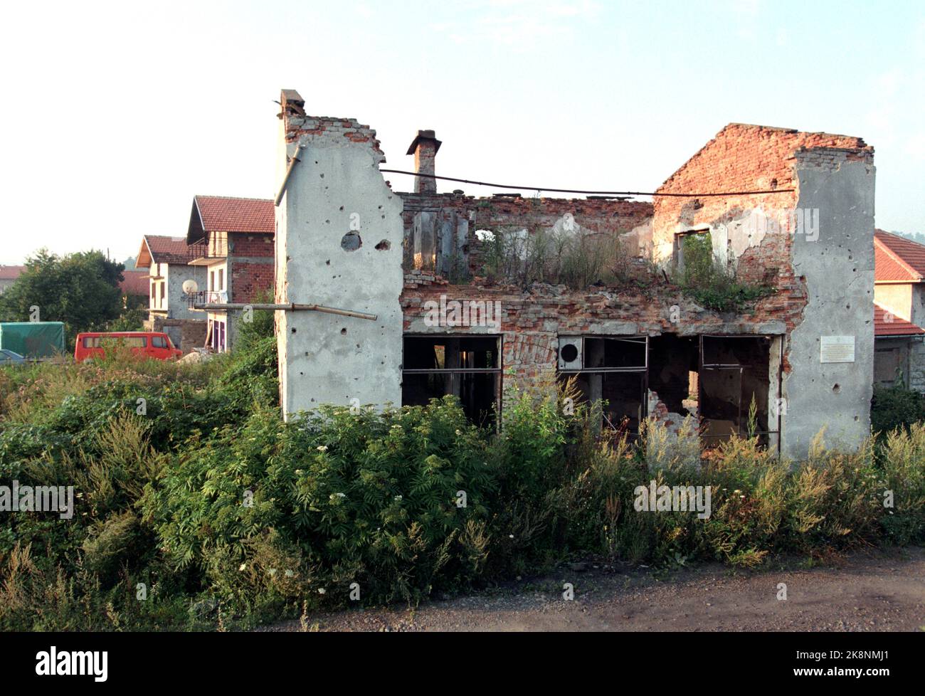Helge hansen ntb ntb war homes ruins hi-res stock photography and ...