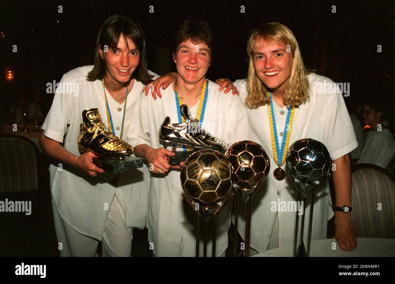 Stockholm 19950618. World Cup football 1995, women. Hege Riise (middle ...