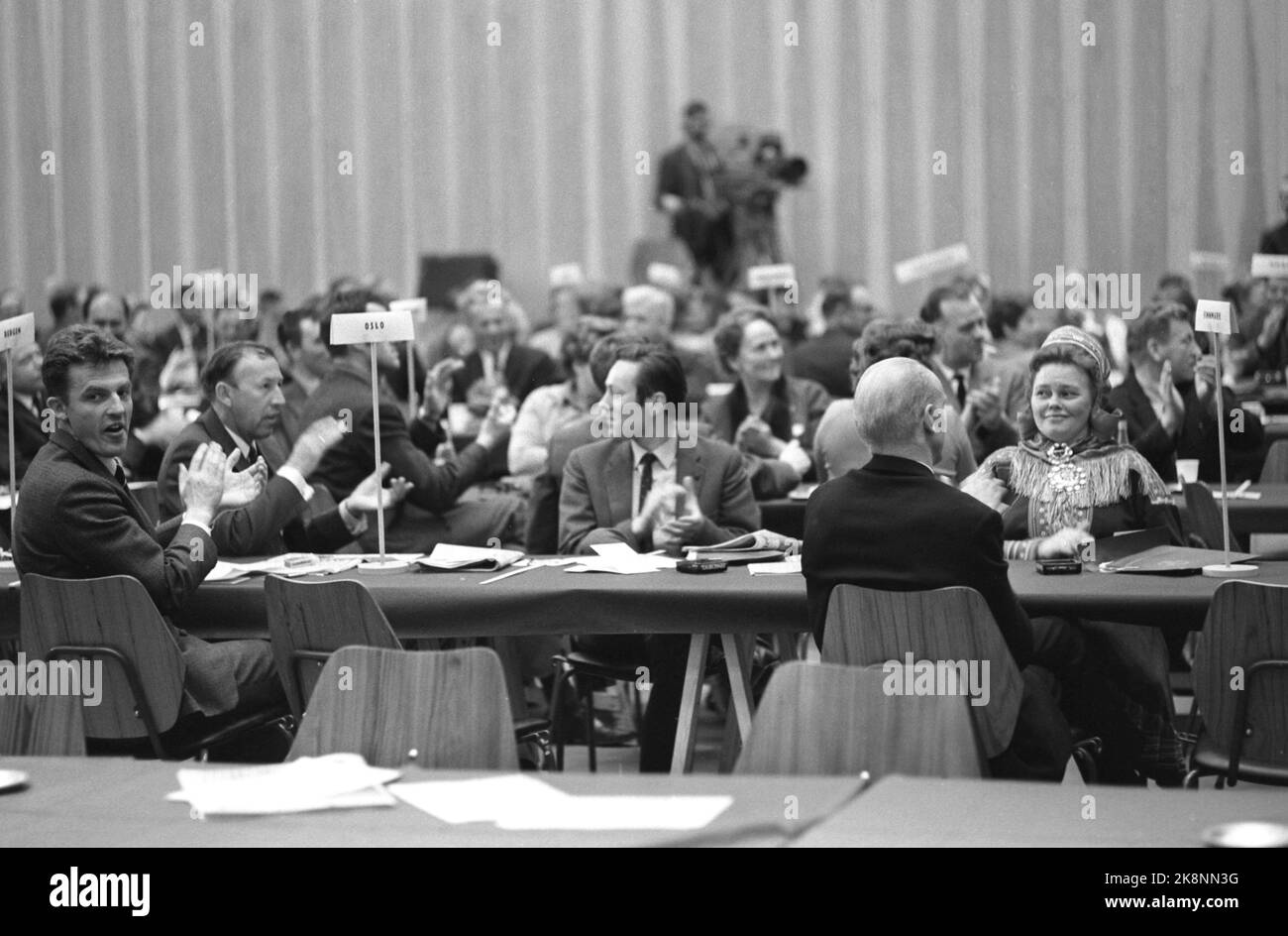 1971 the center partys national meeting hi-res stock photography and ...