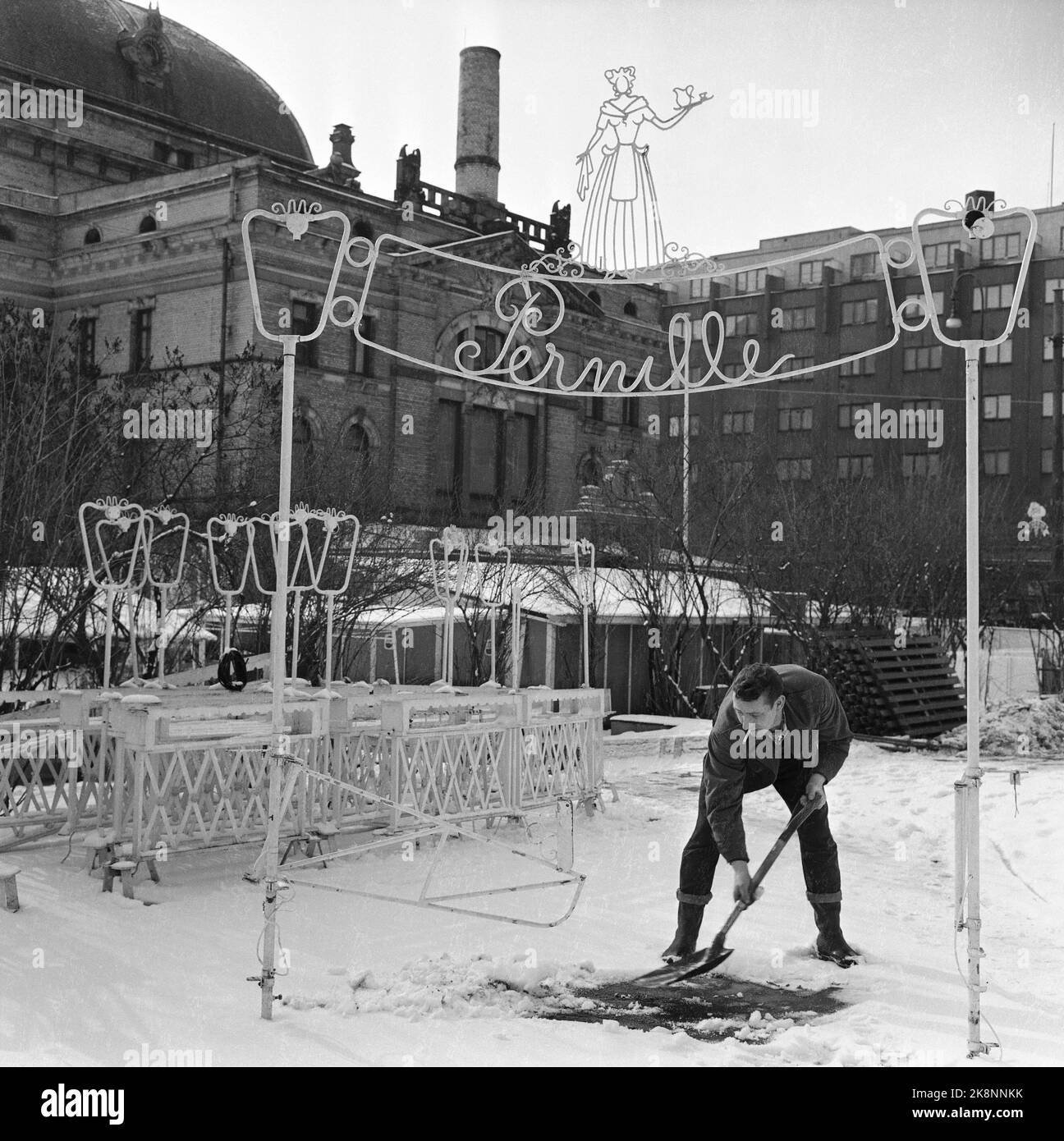 1963 the outdoor restaurant hi-res stock photography and images - Alamy