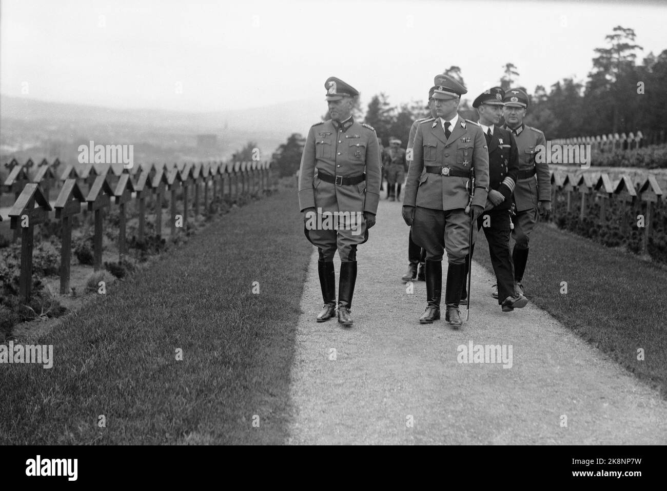 Ntb nazism uniform memorial markings war cemeteries hi-res stock ... Ntb nazism uniform memorial markings war cemeteries hi-res stock ...