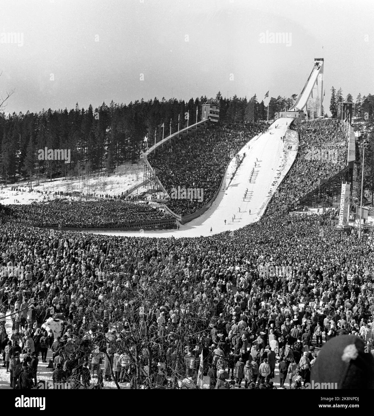 Ntb ntb spectators overview jumping hills hi-res stock photography and ...