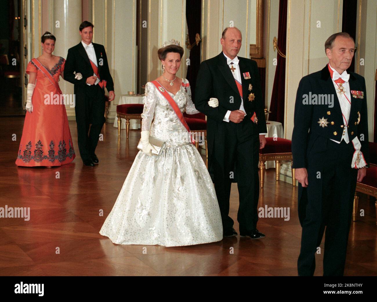 Oslo 199308: Royal silver wedding. The Norwegian royal couple, Queen ...
