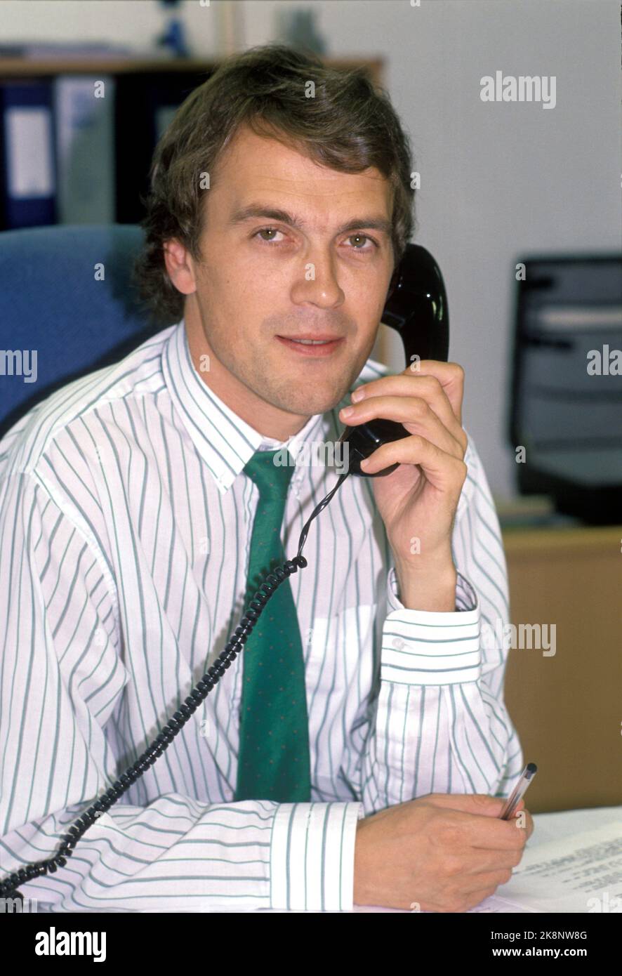 Oslo 19890919 ceo of norsk hydro eivind reiten sp hi-res stock ...