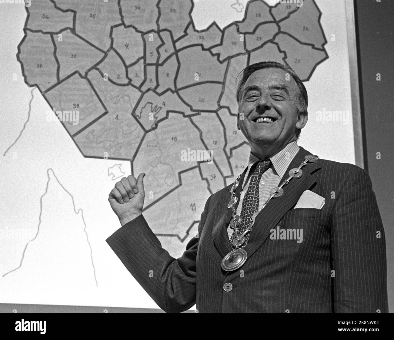 Oslo 19790917 Municipal elections 1979. Mayor Albert Nordengen smiles ...